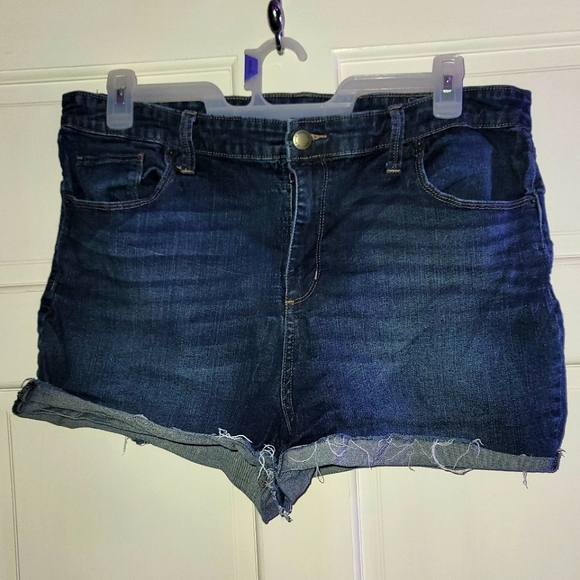 Universal Thread | Shorts | Universal Thread 8w Denim Shorts With ...